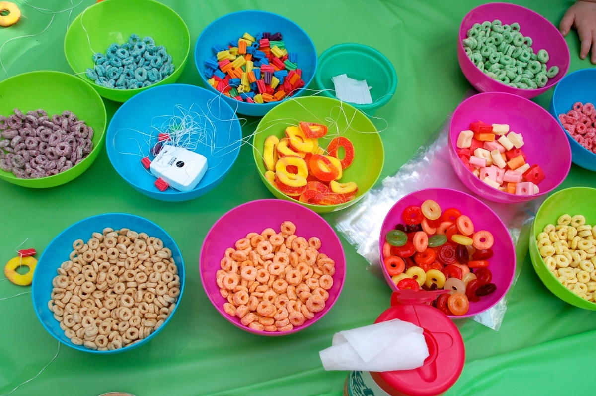 Kids Activities Party Games Lolly Stringing Party Game