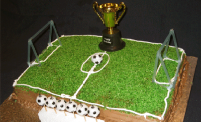 Soccer field cake | Birthday Cakes | Kidspot Recipes