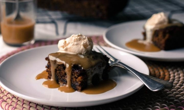 Sticky date pudding