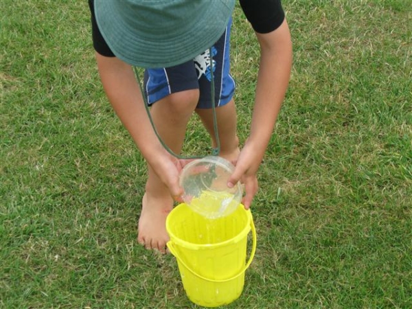 Spinning Water Gravity Experiment Science Experiments Kids Activities