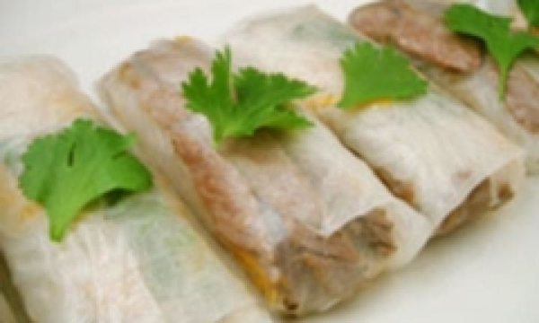 Beef rice paper rolls