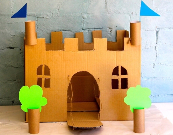 Make A Cardboard Castle | Kidspot