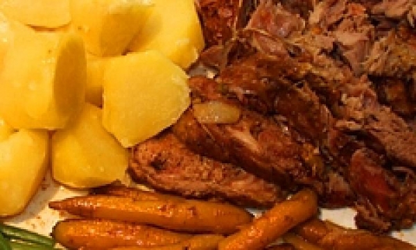 Slow cooker stuffed lamb shoulder