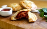 Easy pasta bolognese pies