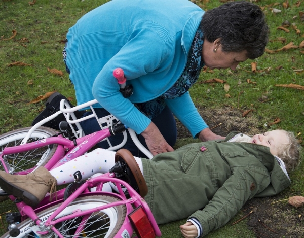 Recognising broken bones | Family Health | Kidspot