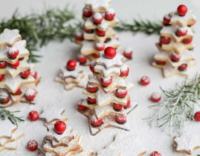 Christmas tree biscuits | Recipe | Kidspot