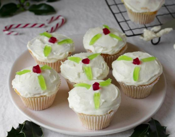 Christmas cupcakes with butter frosting | Kidspot | Recipes