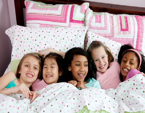 Bedtime at a slumber party | Birthdays | Kidspot
