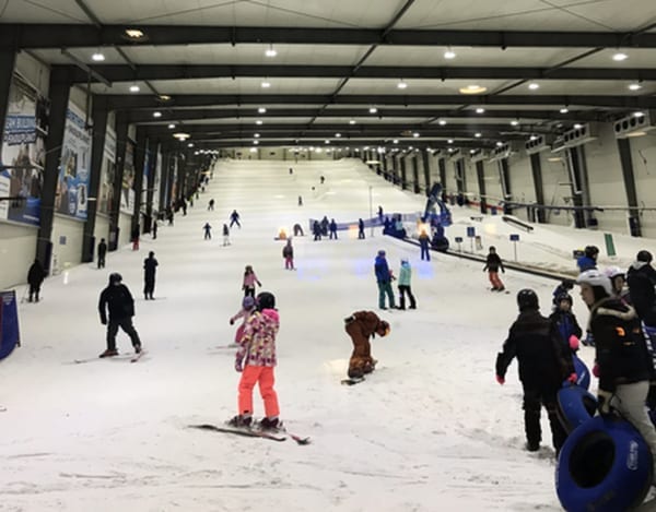 Fun on the slopes at Snowplanet | Family Fun | Kidspot